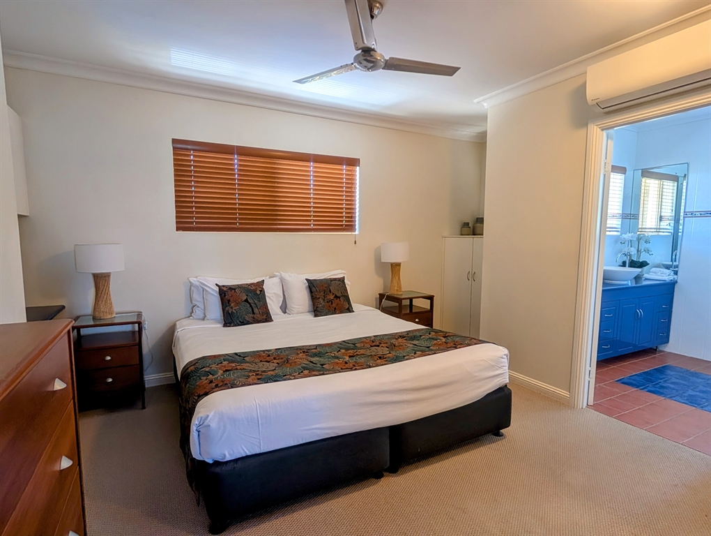 Rose Bay Resort | Booking Form