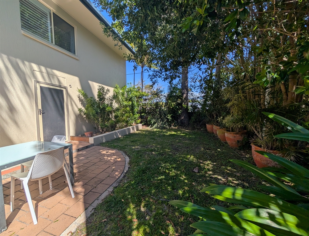 Rose Bay Resort | Booking Form