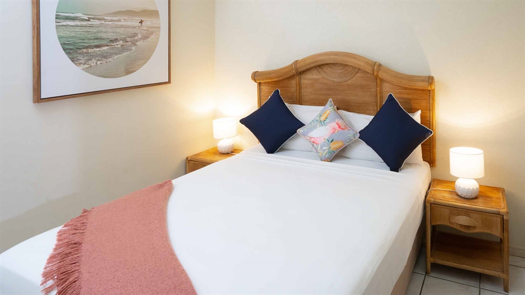 Trinity Beach Club Holiday Apartments | Booking Form