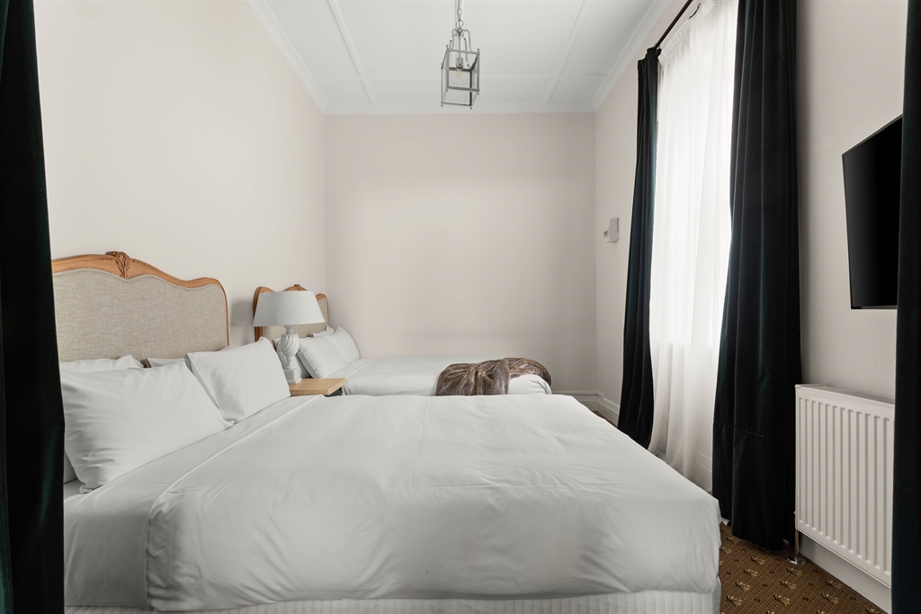 The Robertson Hotel | Booking Form